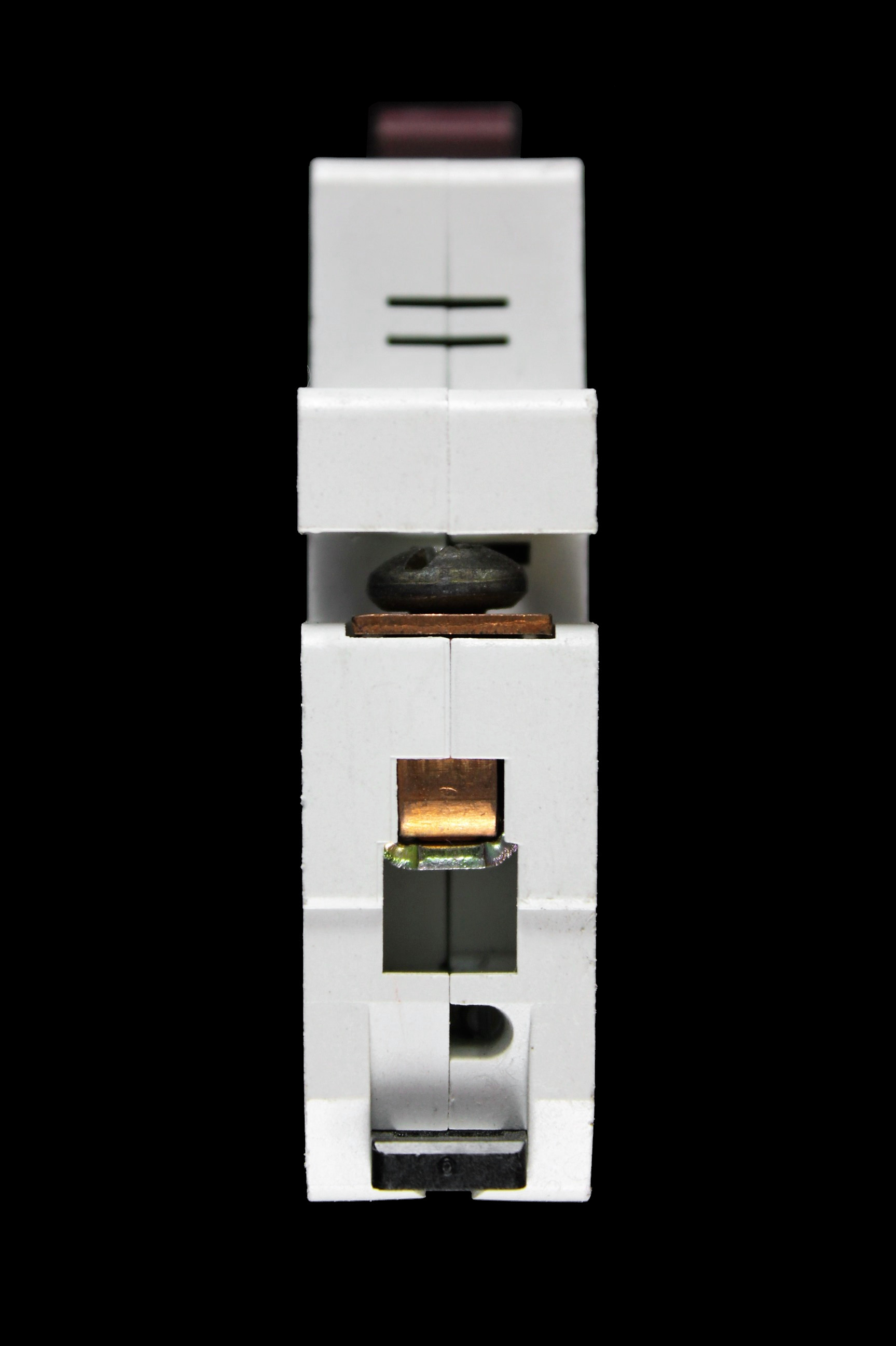 CONTACTUM 32 AMP CURVE B 10kA MCB CIRCUIT BREAKER 9032B BLACK Used | Circuit Breaker Specialists