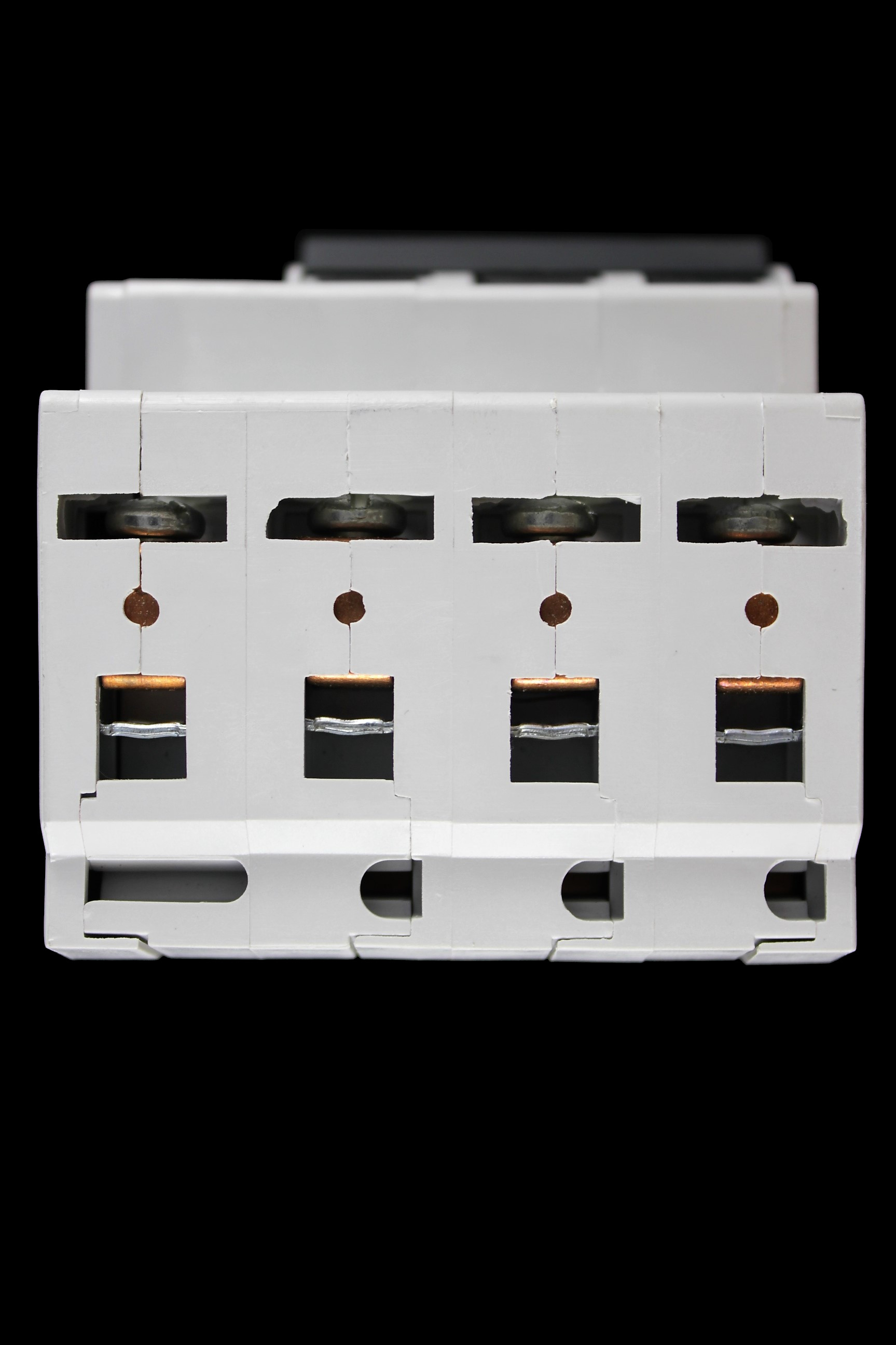 CEE 16 AMP CURVE C 6kA 30mA FOUR POLE RCBO TYPE AC CNG4P16 Used ...