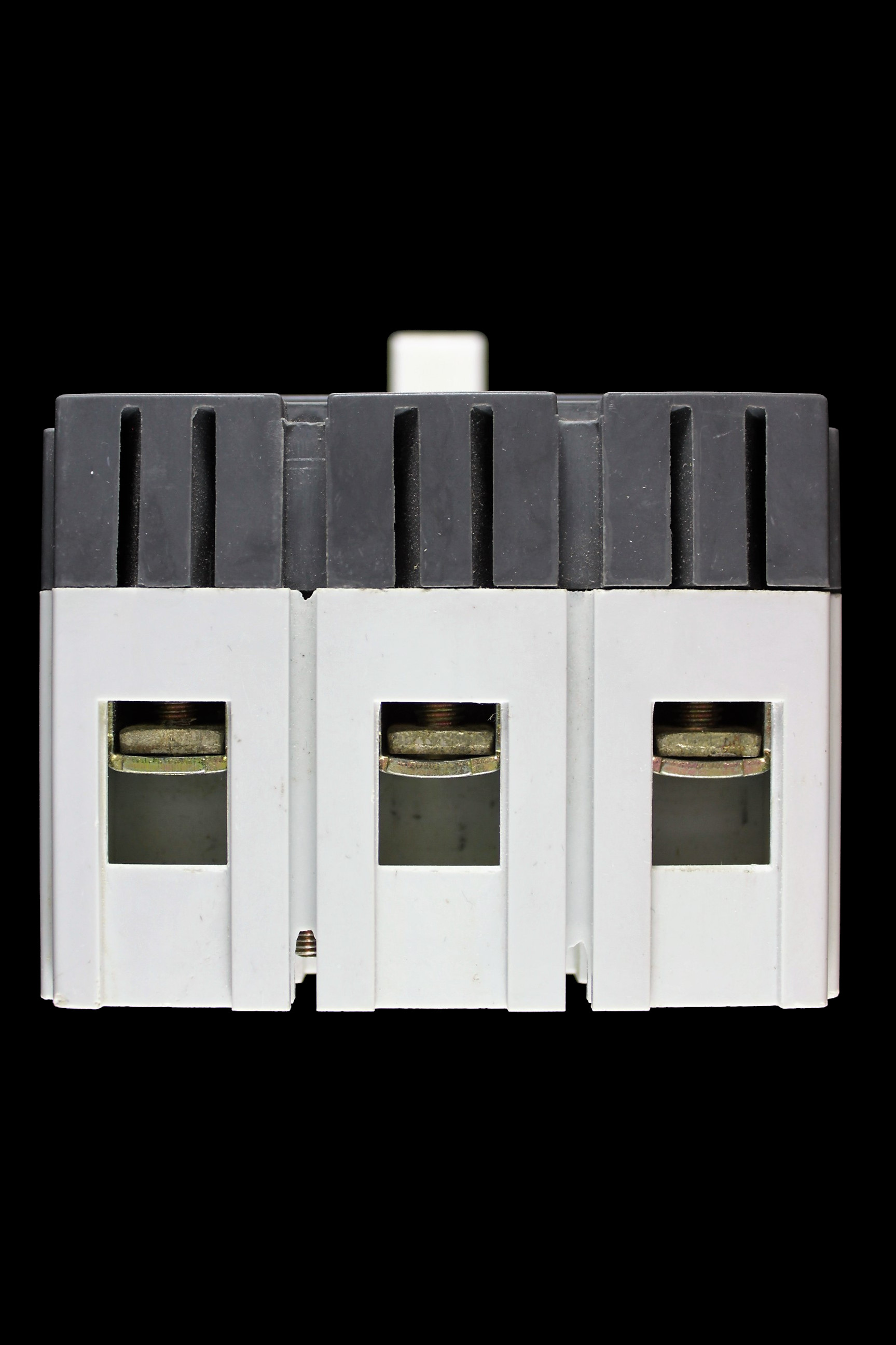 PROTEK 100 AMP 35kA TRIPLE POLE MCCB MC3P100 New | Circuit Breaker Specialists